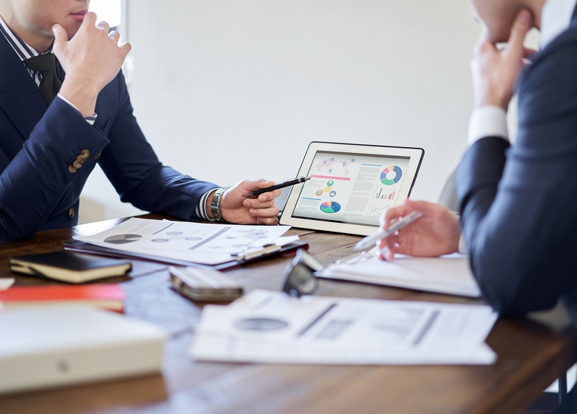 DE LA VENTE CLASSIQUE VERS LA VENTE CONSULTATIVE - Beewiz DE LA VENTE CLASSIQUE VERS LA VENTE CONSULTATIVE - Beewiz